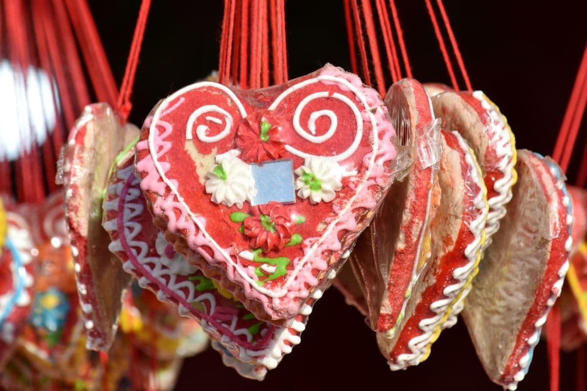 The Licitar Heart - decorated honey biscuit | Colours of Istria