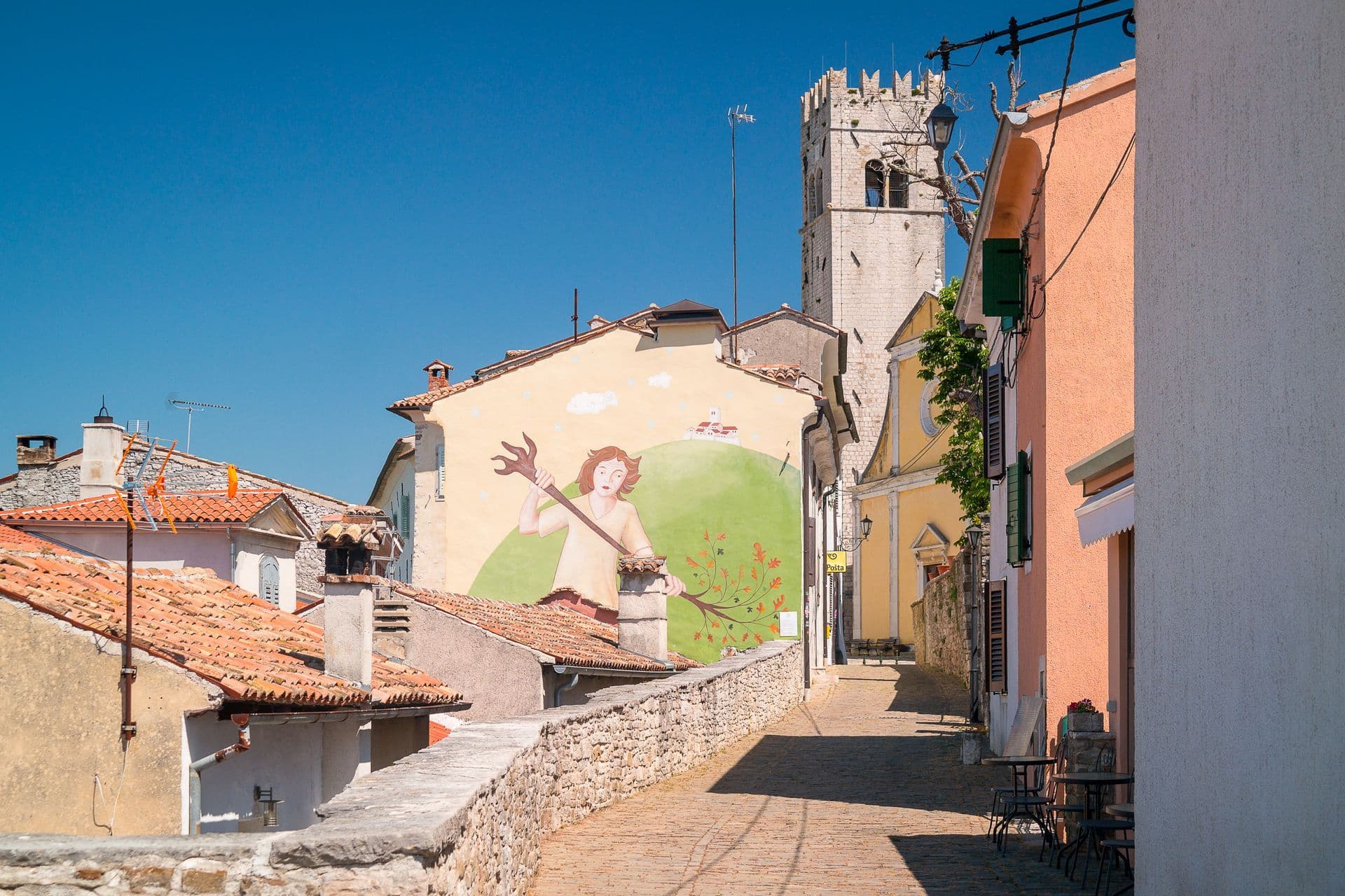 Hum - najmanji grad na svijetu | Colours of Istria