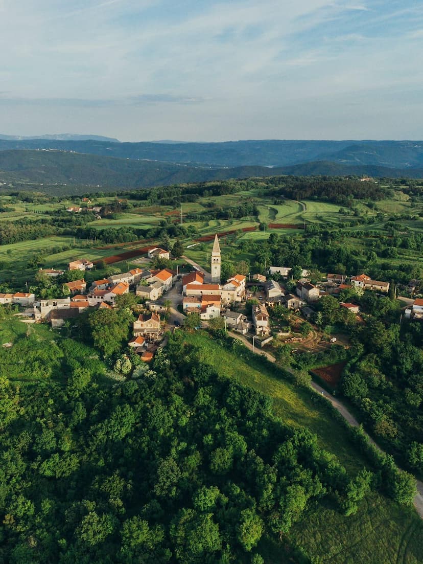 Hum - najmanji grad na svijetu | Colours of Istria